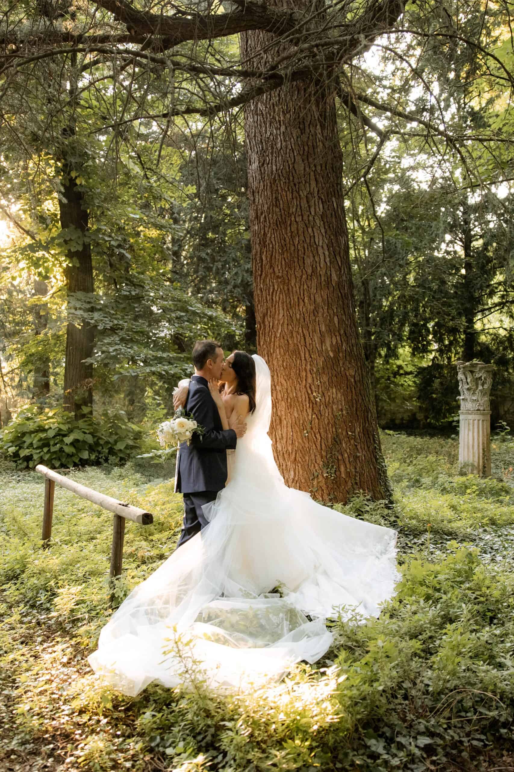 Idee per foto di coppia: pose per foto naturali e romantiche