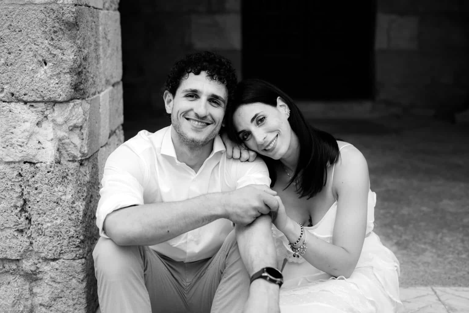 Idee per foto di coppia: pose per foto naturali e romantiche